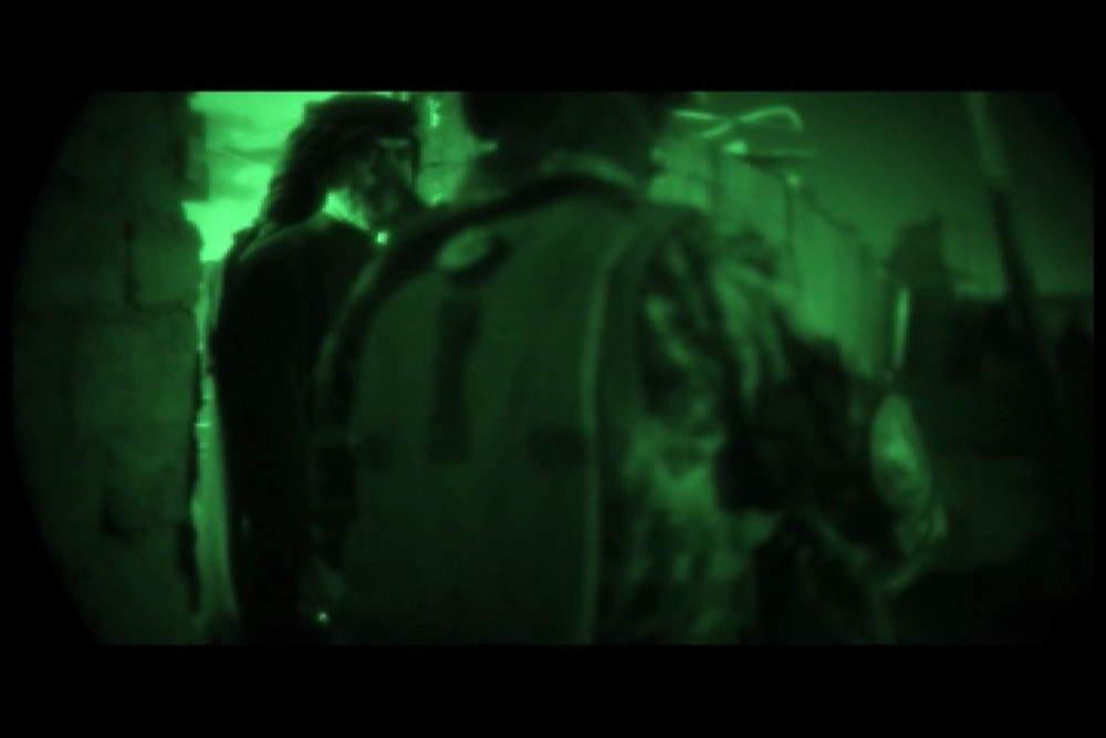 DVIDS - Video - U.S. Soldiers and Iraqi Federal Police Hand Out Water ...