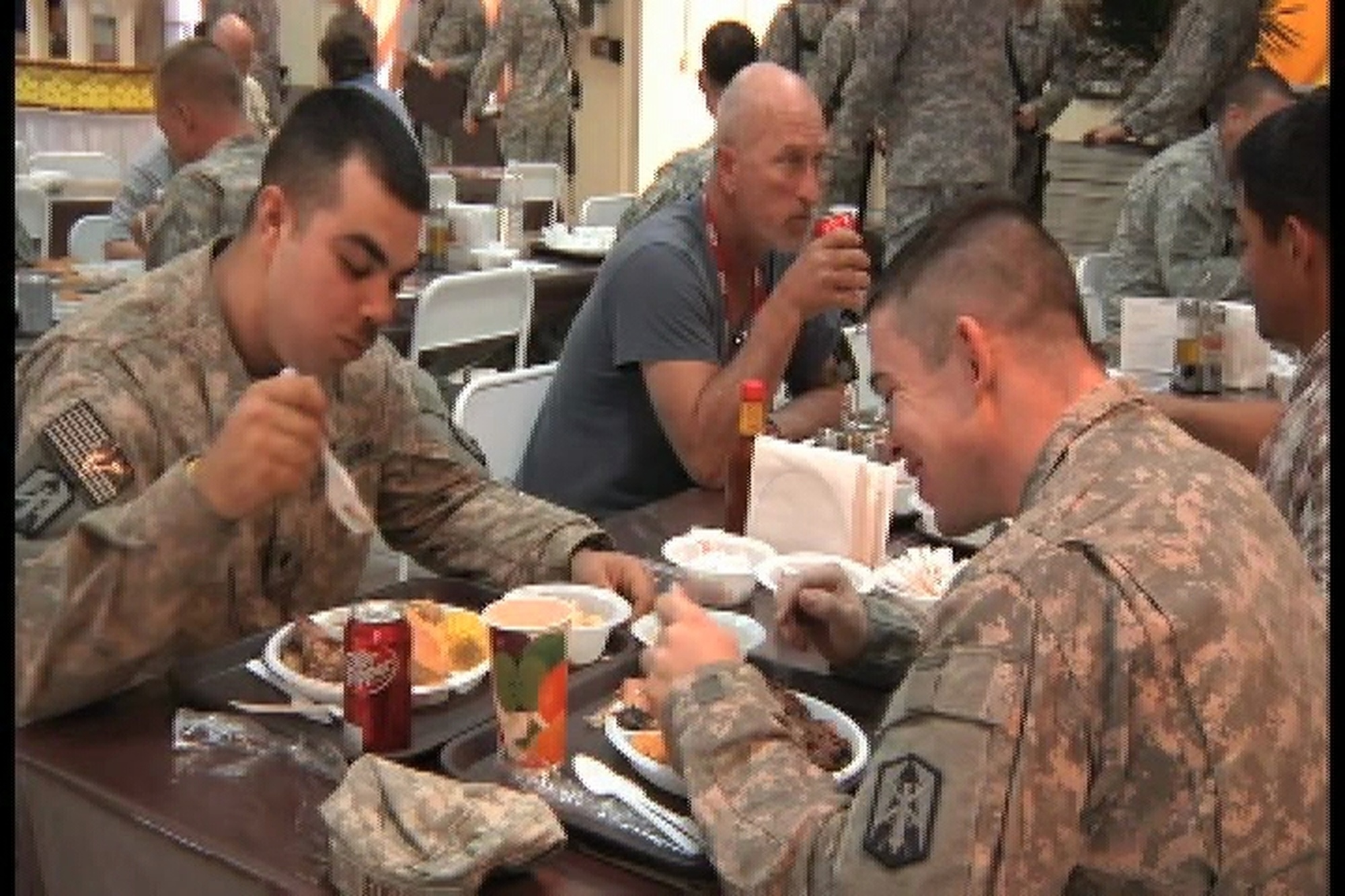 Soldiers Eating Thanksgiving
