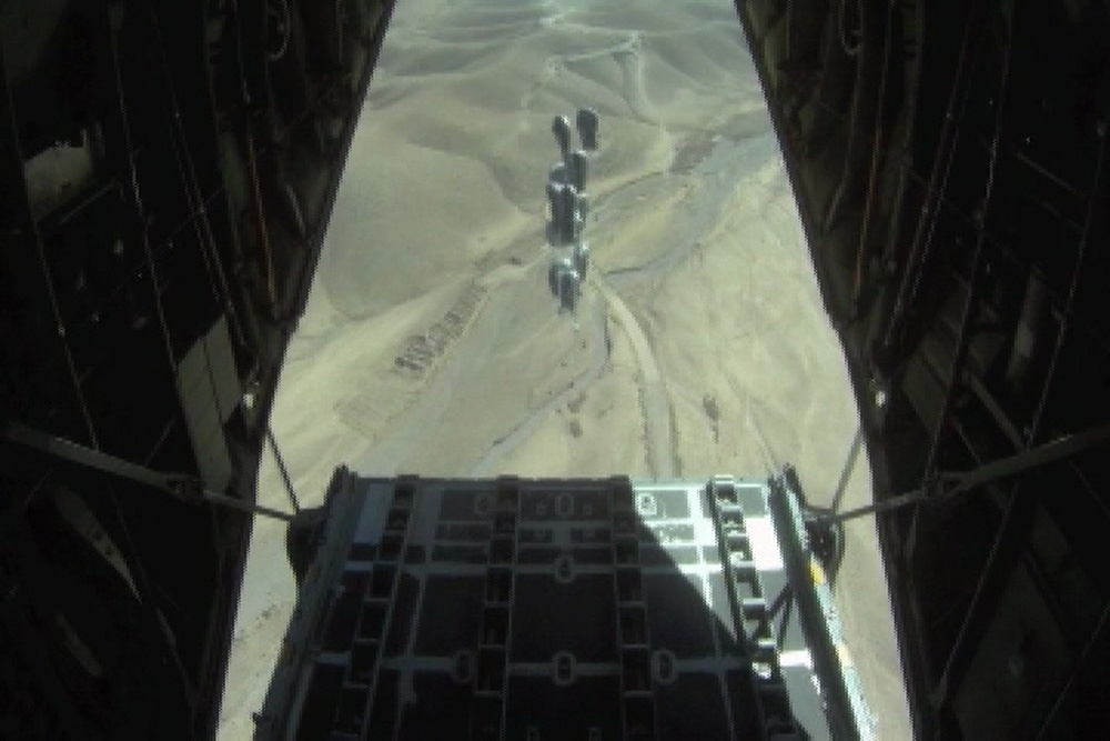 DVIDS - Video - C-130 Mass CDS LCLV Airdrop