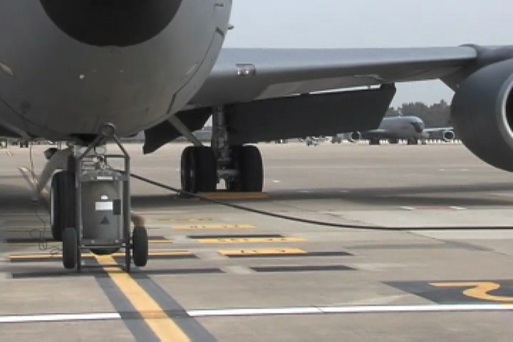 DVIDS - Video - KC-135 Landing and recovery
