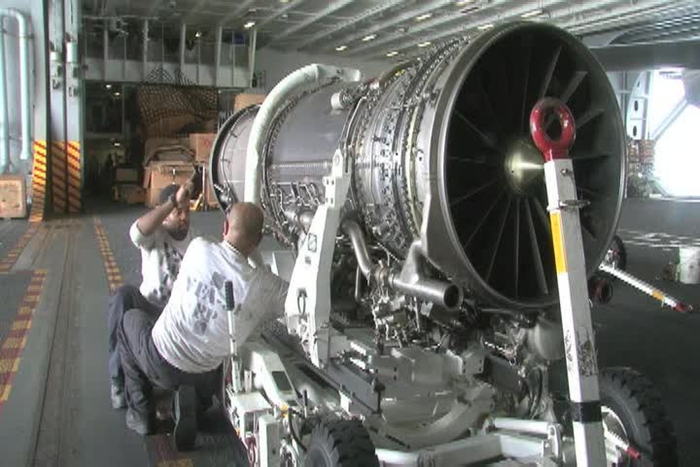 DVIDS - Video - Super Hornet Engine Maintenance