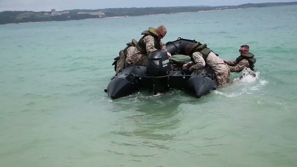 DVIDS - Video - Combat Engineers Improve Water Reconnaissance Skills