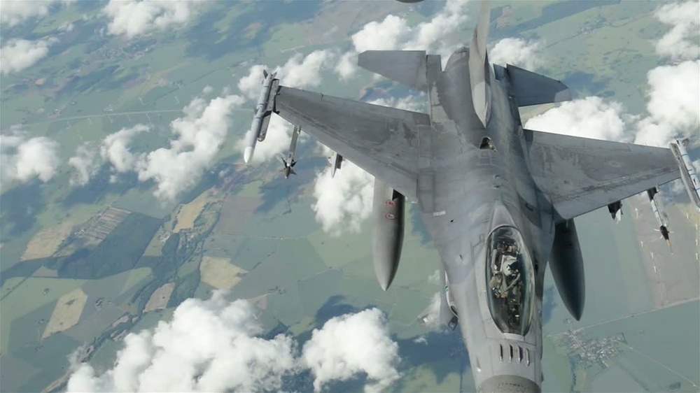 DVIDS - Video - F-16 Aerial Refueling