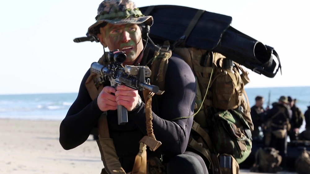 DVIDS - Video - Shaping the Battle Space: Recon, Amphibious Assault ...