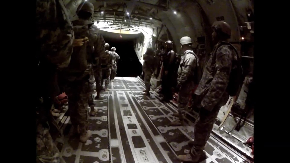 DVIDS - Video - 7th Group Soldiers Conduct Nighttime Airborne Operation
