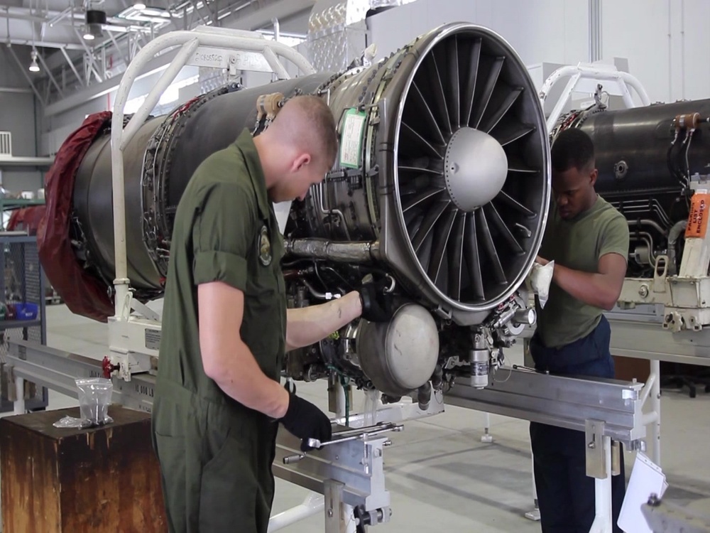 DVIDS - Video - B-roll of F-18 Engine Mechanics aboard MCAS Iwakuni ...