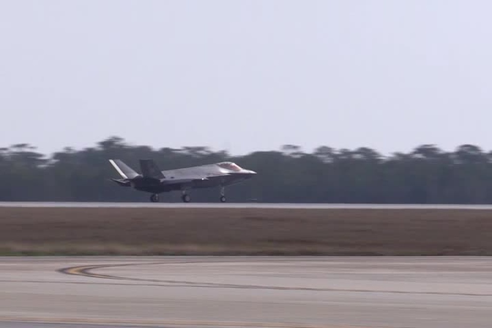 DVIDS - Video - First Australian F-35 Pilot Completes First F-35 Flight