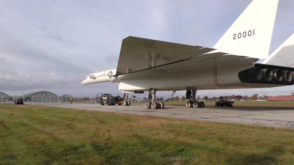 DVIDS - Video - North American XB-70 Valkyrie Moves Into Museum’s ...