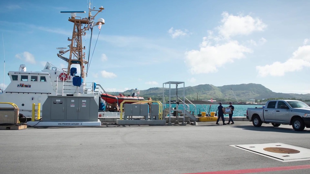 DVIDS - Video - USCGC Washington Participates in Operation Christmas Drop