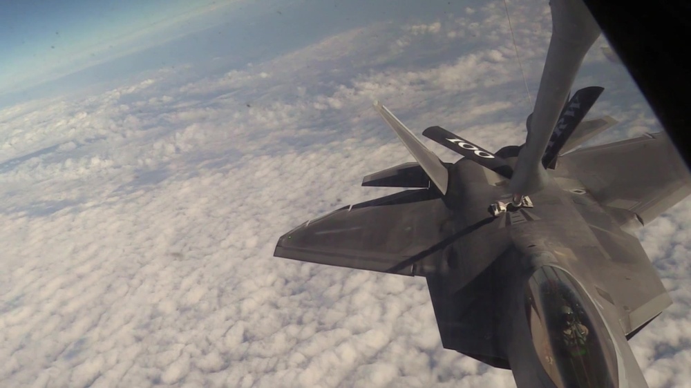 DVIDS - Video - F-22 Refueling