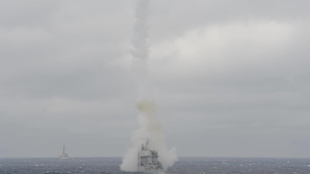 DVIDS - Video - USS Monterey (CG 61) and USS Roosevelt (DDG 80) MISSLEX