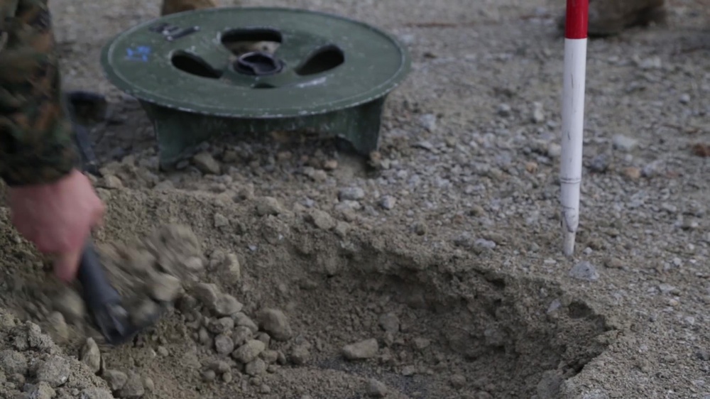 DVIDS - Video - 81mm Mortar Assembly Prime Cuts