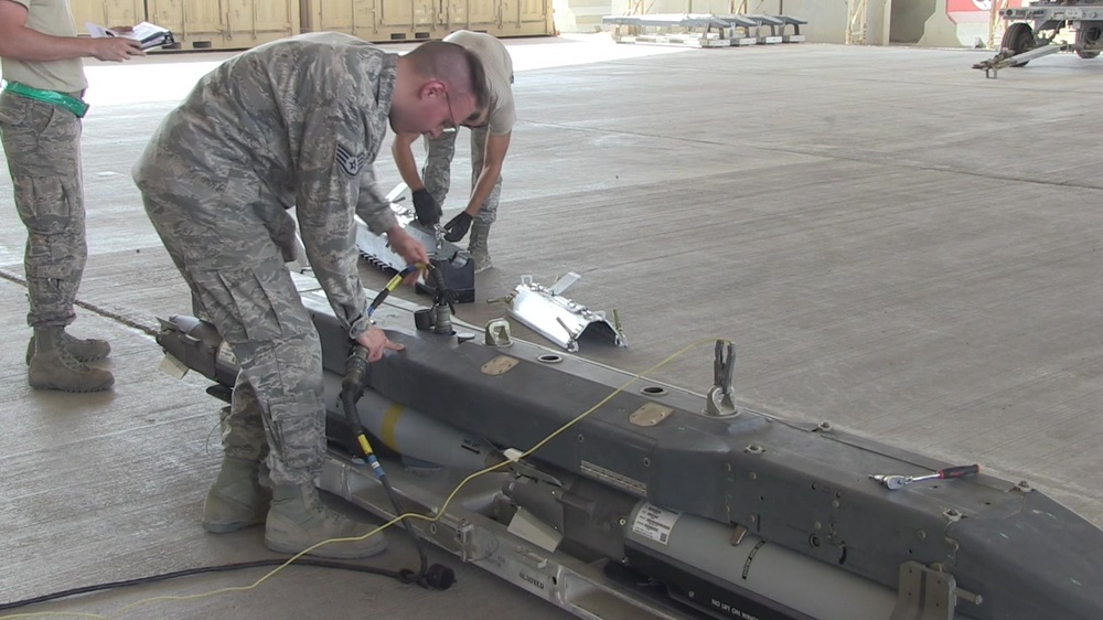 DVIDS - Video - Small Diameter Bomb