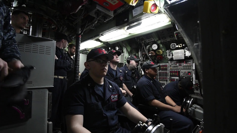 DVIDS - Video - USS Hartford (SSN 768) surfacing from control room