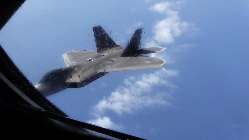 DVIDS - Video - F-22 Raptor Refuel