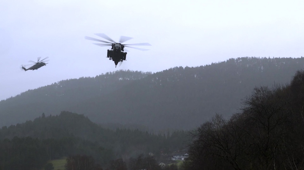 DVIDS - Video - U.S. Marines Insert Norwegian Reconnaissance Troops