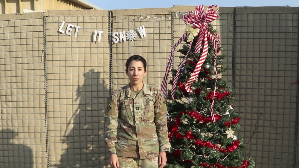 DVIDS - Video - Holiday Greetings - Capt. Rosaimy Grady (spanish)