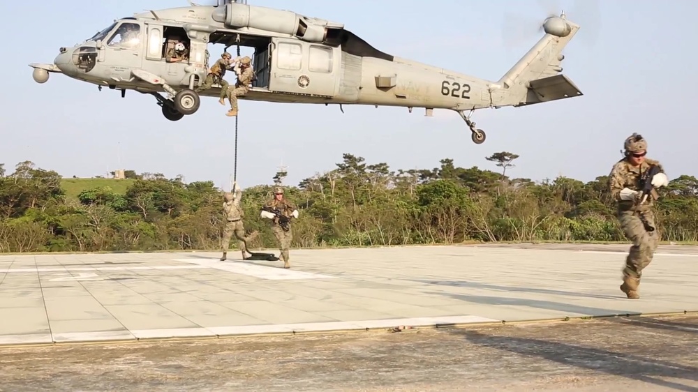 DVIDS - Video - Helicopter Fast Roping