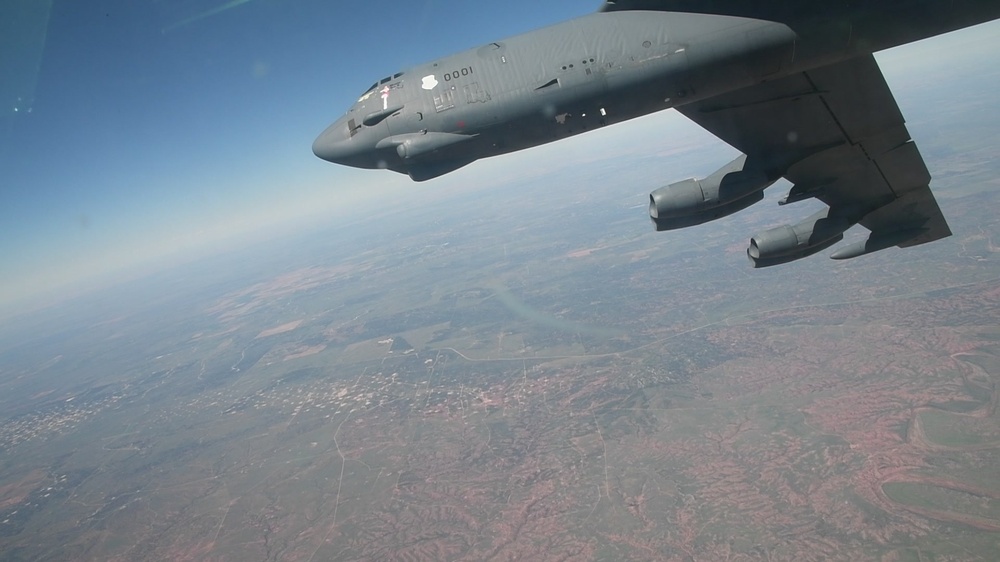 DVIDS - Video - Areal B-roll of 2 Bomb Wing B-52