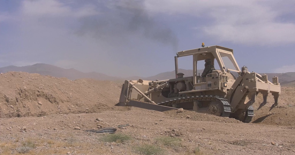 DVIDS - Video - Mine Clearing Line Charge (MICLIC) on Assault Breacher ...