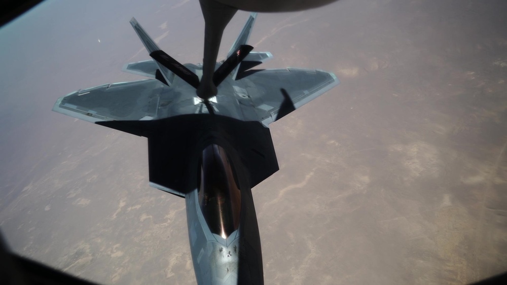 DVIDS - Video - Refueling F-22 Raptors