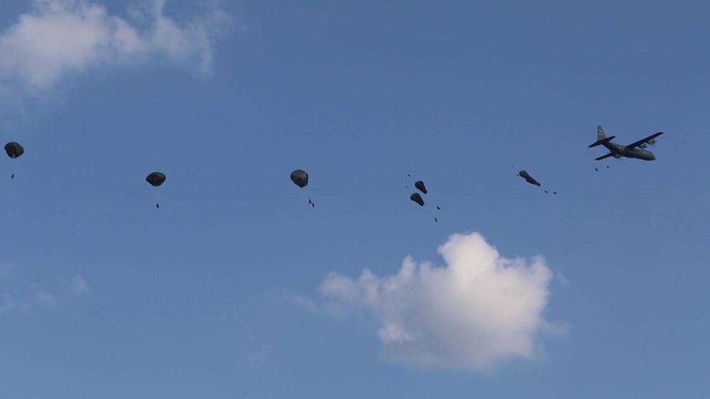 DVIDS - Video - 2BCT, 82nd Abn. Div. White Falcons Conduct Airborne ...