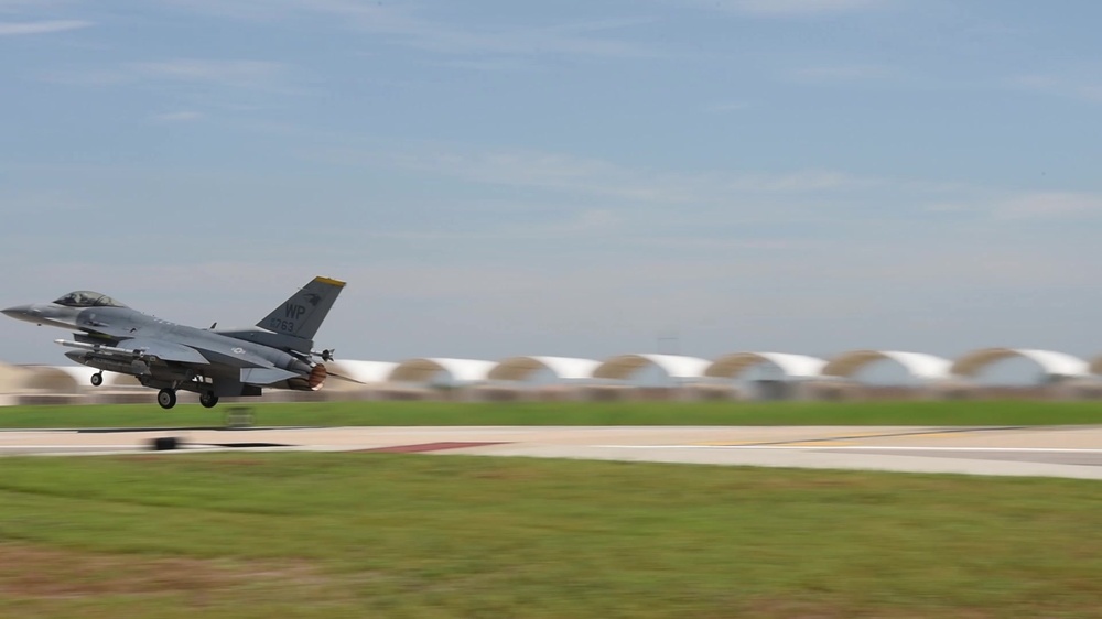 DVIDS - Video - F-16 Fighting Falcon Take Offs