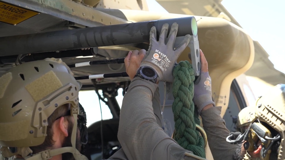 DVIDS - Video - Special Tactics Conducts Fast Rope Insertion Training ...