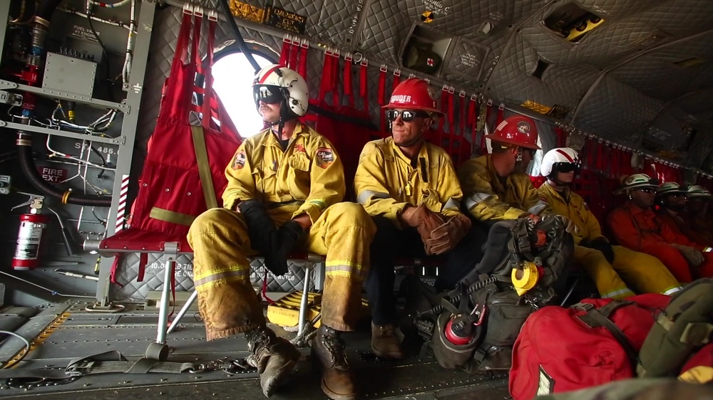 DVIDS - Video - Cal Guard Chinooks lift firefighters to the Red Bank Fire