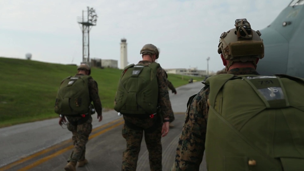 DVIDS - Video - Recon Parachute Operations B-roll