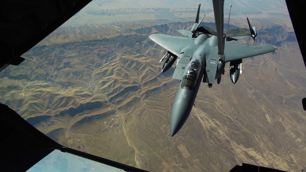 DVIDS - Video - KC-10 Extender Aircrew conducts Aerial refueling