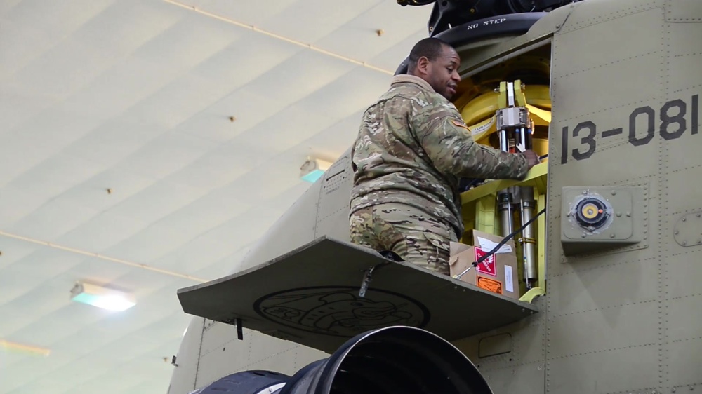 DVIDS - Video - CH-47 Chinook Helicopter Maintenance