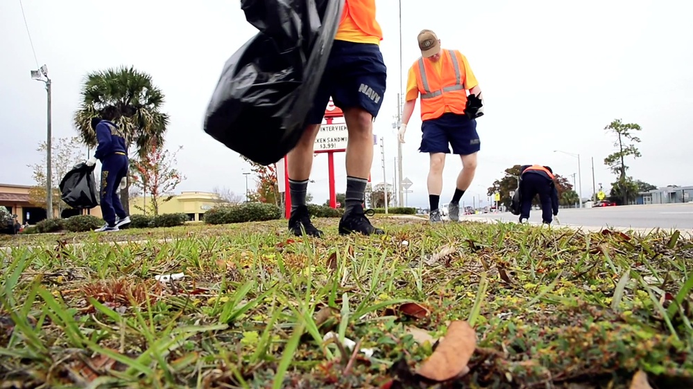 DVIDS - Video - NRSE RCC Jacksonville FL Command Cleans the Highway!