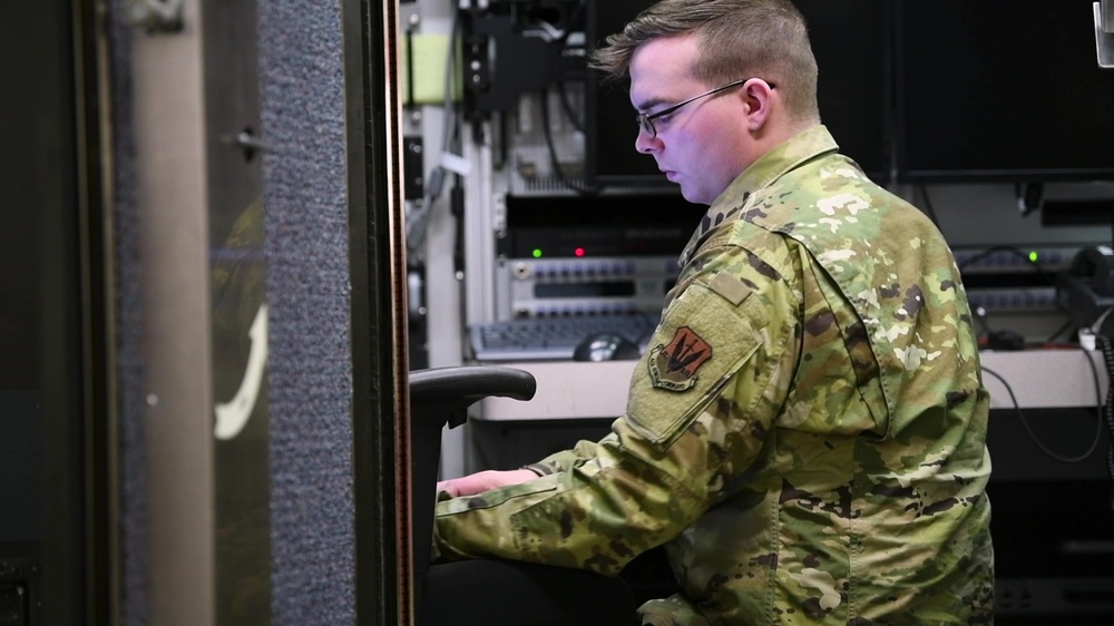 DVIDS - Video - Moving RQ-4 Global Hawk cockpits