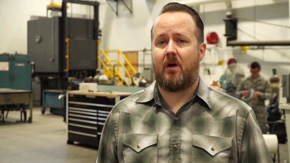 DVIDS - Video - Phoenix Spark Lab, 60th MXS prototypes PPE for COVID-19