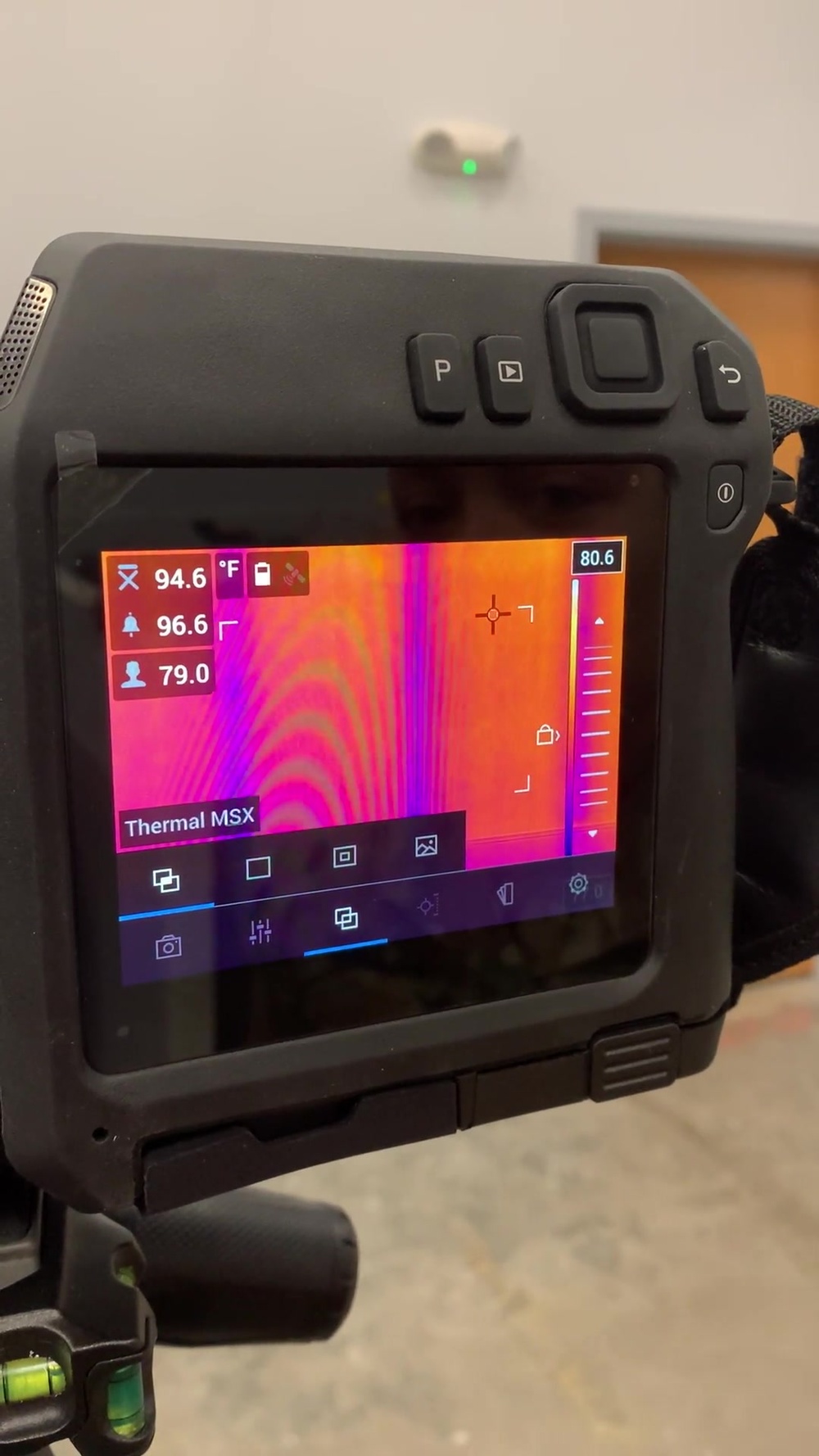 DVIDS - Video - Thermal Imaging Sensor (FLIR T540) Screen Set-up