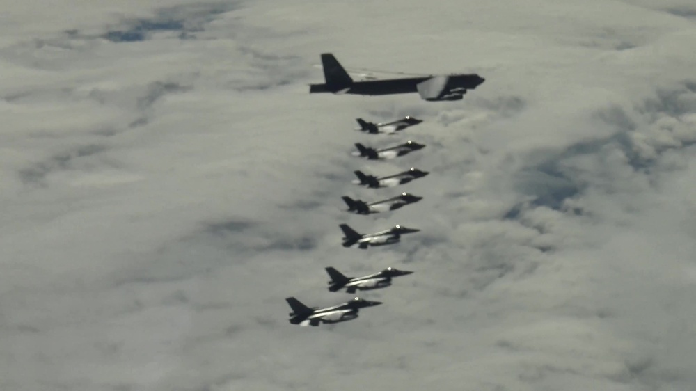 DVIDS - Video - B-52 trains with Norwegian aircraft