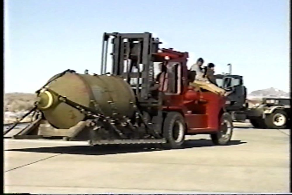 DVIDS - Video - BLU-82 UPLOAD AND AIRDROP