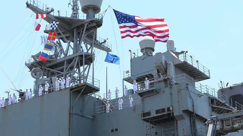 DVIDS - Video - USS Oak Hill Returns to Homeport