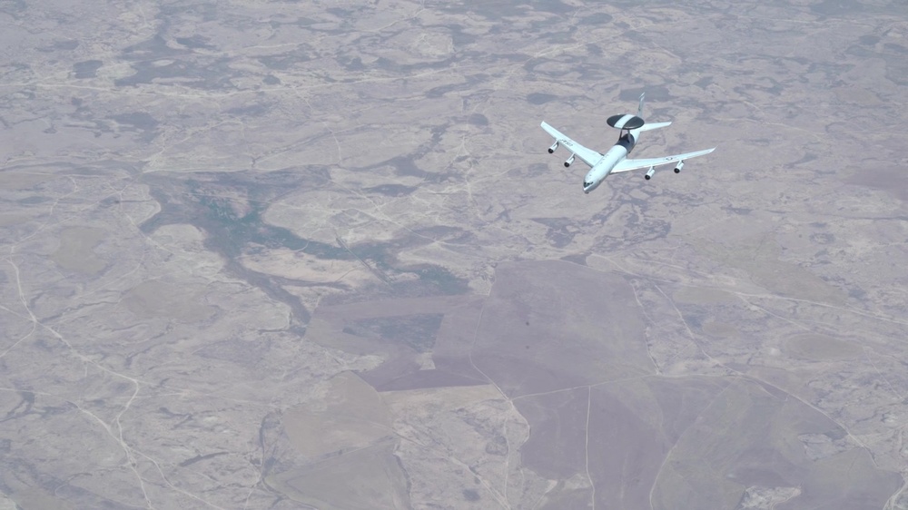 DVIDS - Video - Brig. Gen Daniel Tulley refuel an AWACS