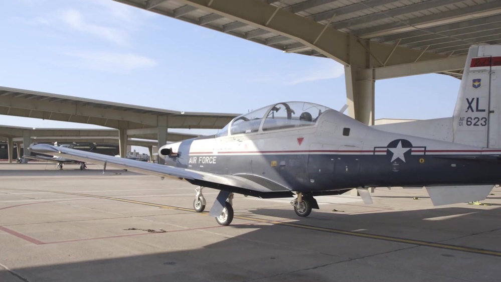 DVIDS - Video - Slovak pilots train alongside U.S.