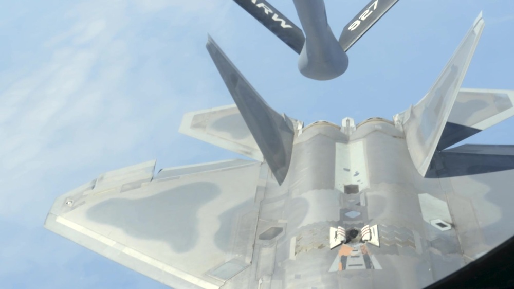 DVIDS - Video - F-22 Raptor Demo Team commander refuel