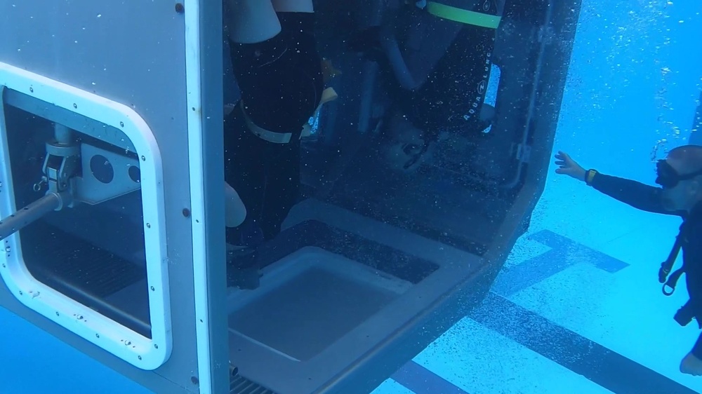 DVIDS - Video - Recon Helo Dunker