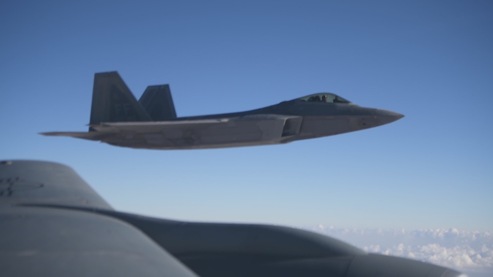 DVIDS - Video - F-22 Aerial Refueling over Southwest Asia