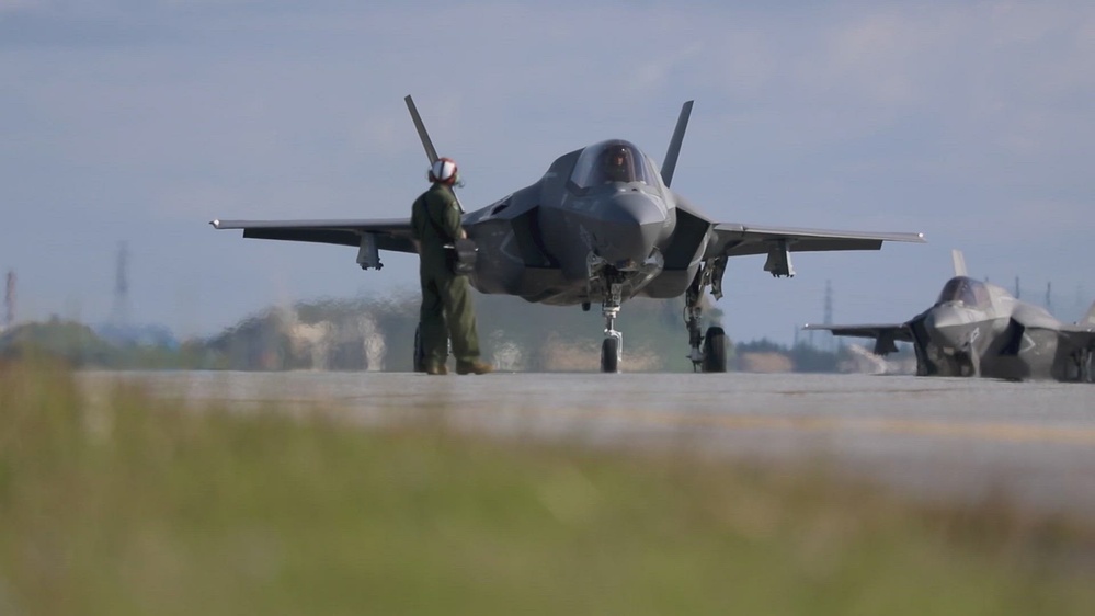 DVIDS - Video - MALS 12 Marines Conduct Ordnance Loading Operations