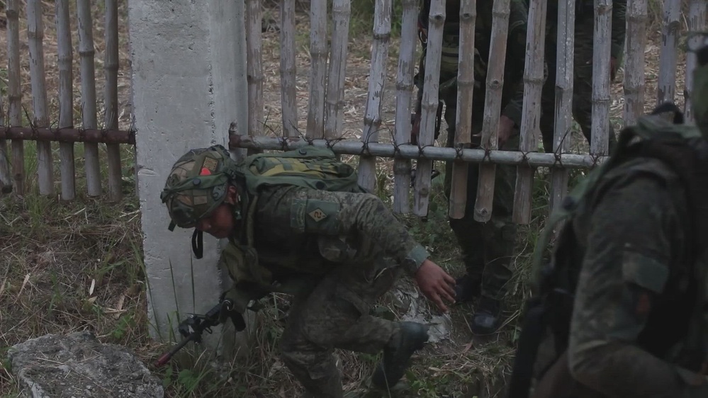 DVIDS - Video - U.S. and Philippine Army Forces Conduct Raid During ...