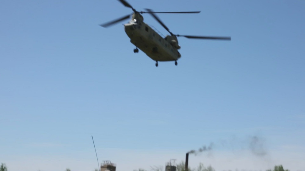 DVIDS - Video - Bravo Company 23rd Engineer Battalion Shinook Rescue B-Roll