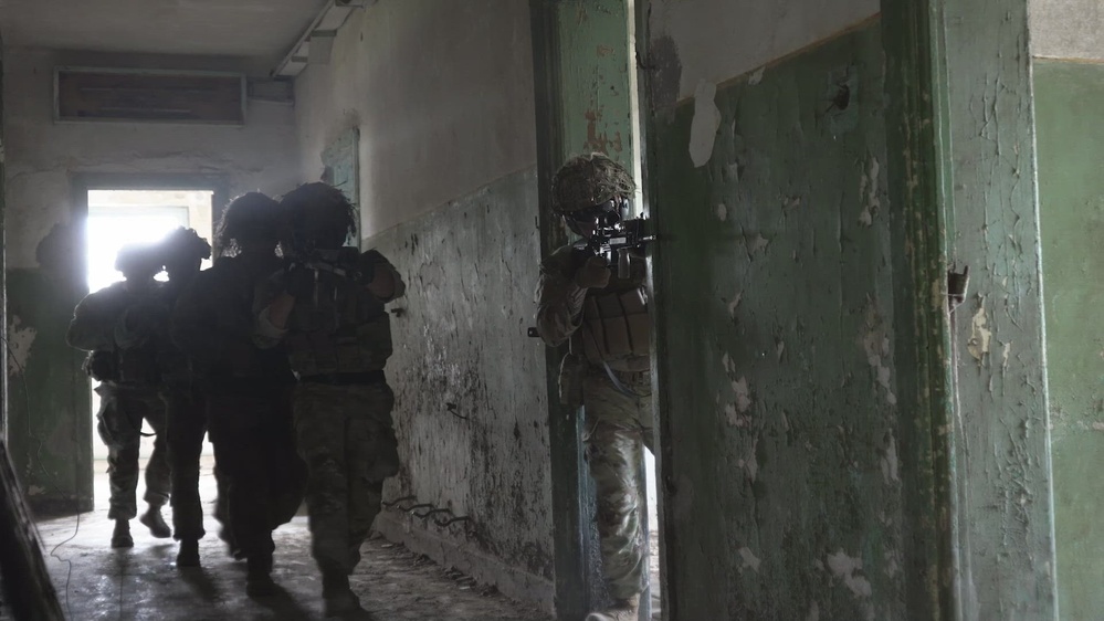 DVIDS - Video - 1-26 Soldiers enhance CQB skills B-Roll