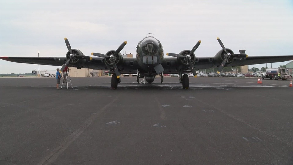 DVIDS - Video - CAF brings Flying Fortress to Sioux City