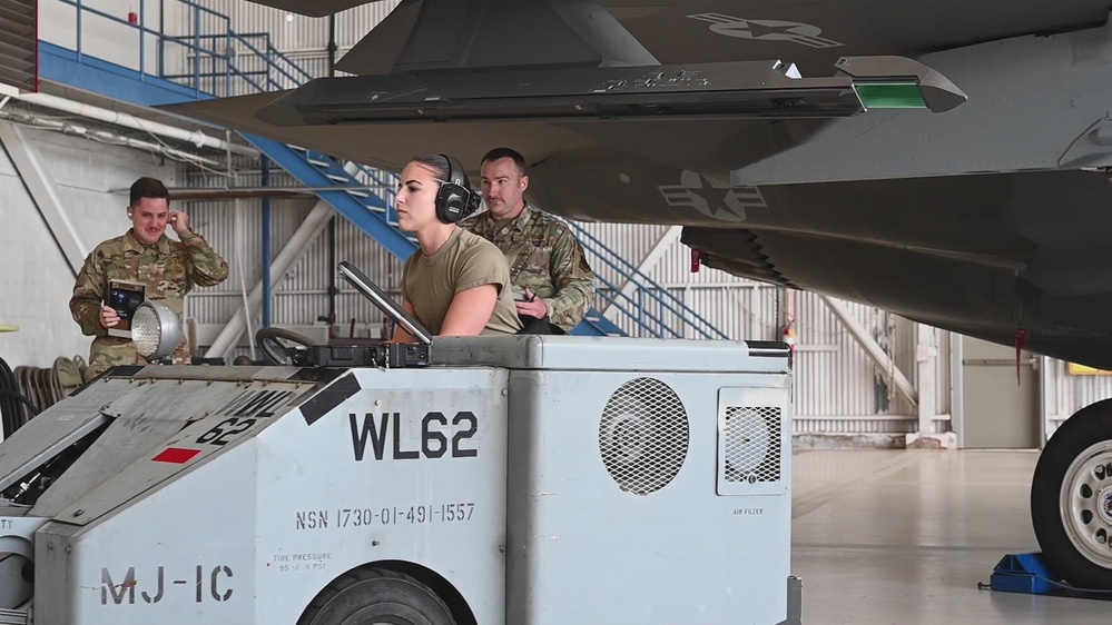 DVIDS - Video - 33rd AMXS 3rd Qtr Weapons Load Competition